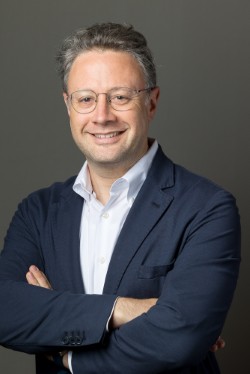 Stuart Hollander